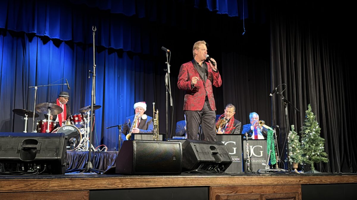 Gransden Delivers Swingin’ Christmas Show - Festival Hall